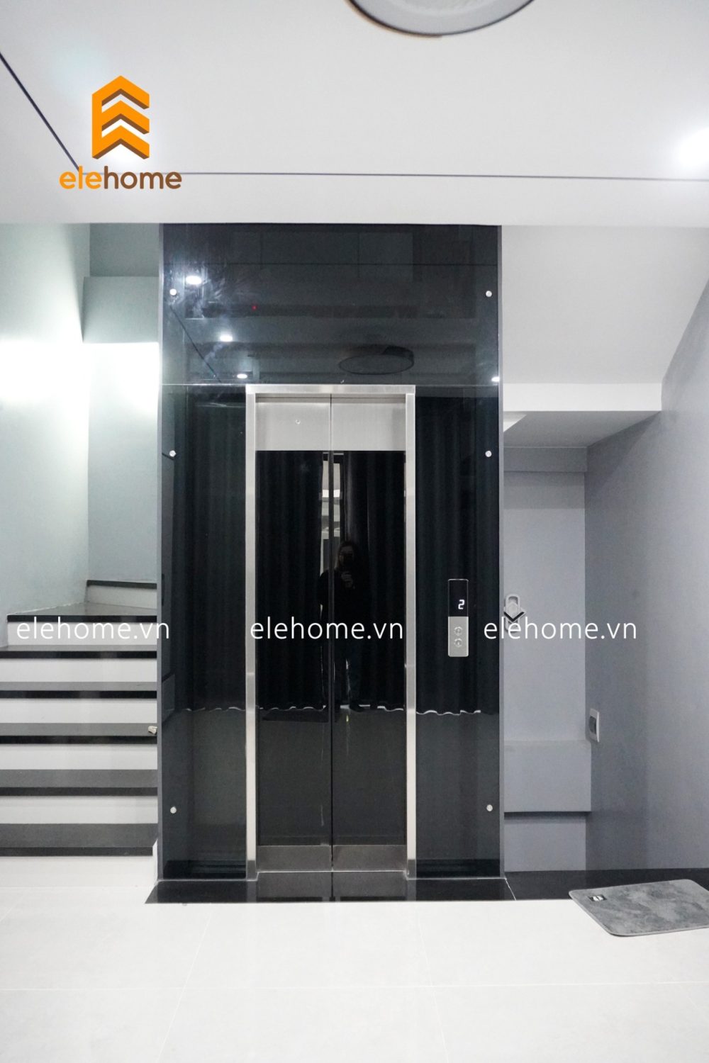 Thang máy gia đình kính đen(Mẫu 15)